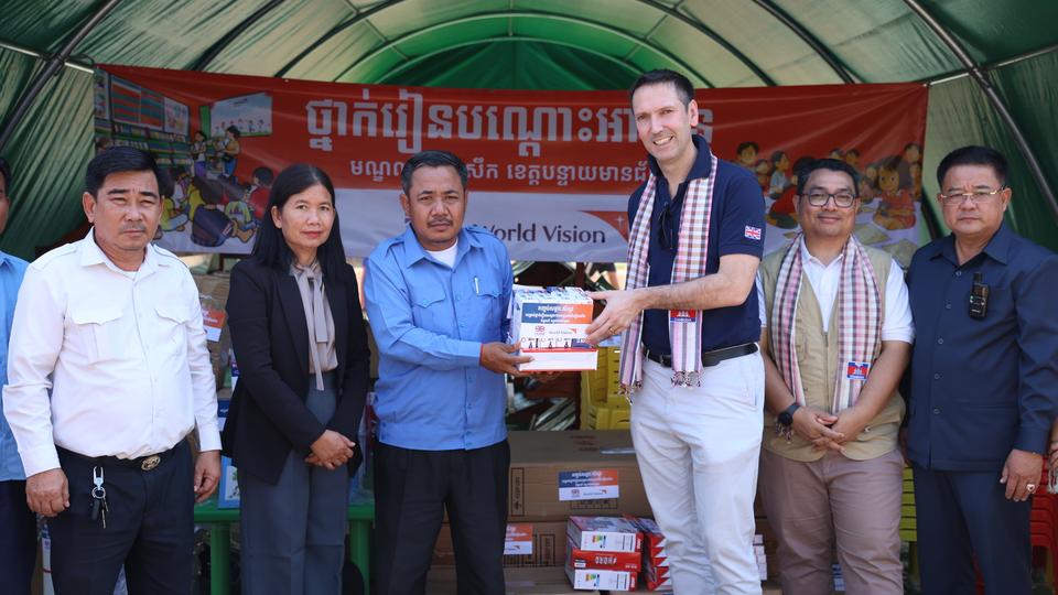 UK and World Vision Step In to Keep Displaced Border Children in School ...