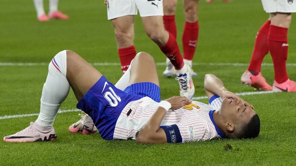 Kylian Mbappé's Nose Injury Places Doubt on His Continued Involvement ...