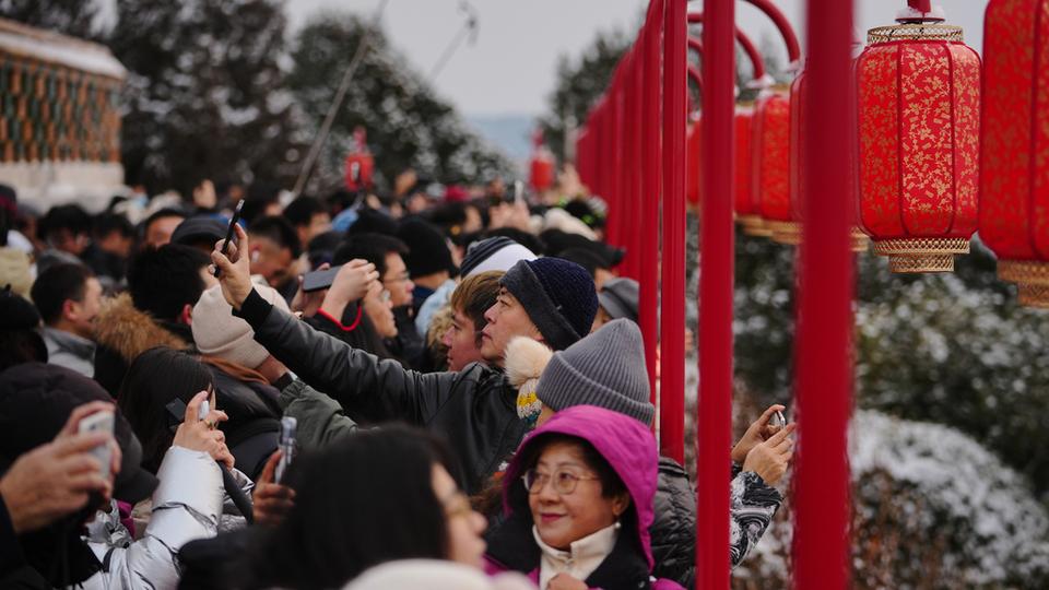 China’s Population Falls Again as Births Drop 17% a Decade After the 1 ...