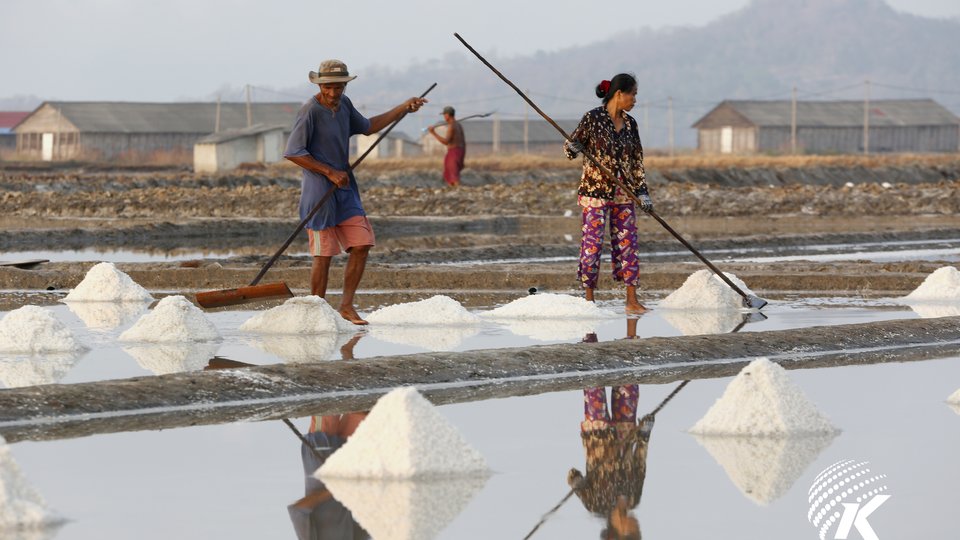 Kampot Salt Farmers Preserve Tradition | Kiripost