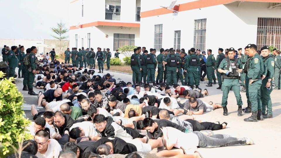 Mass Morning Raid at Bavet Casino Complex Nets 2,000+ Foreigners | Kiripost